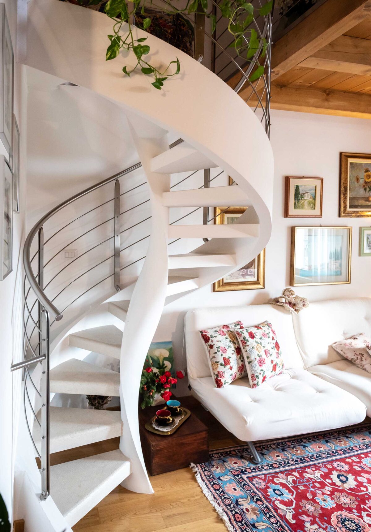 Elika helical staircase | The perfect combination ofelegance and solidity