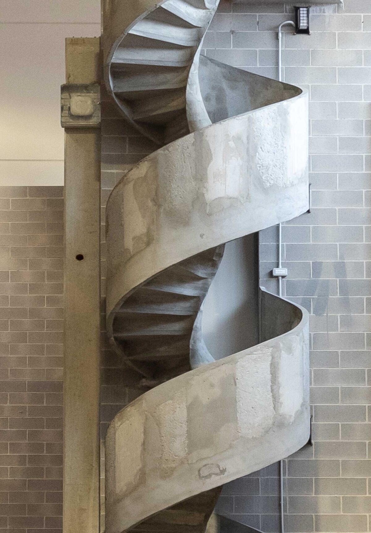 Scala elicoidale Struktura | Robustezza, versatilità, estetica e design
