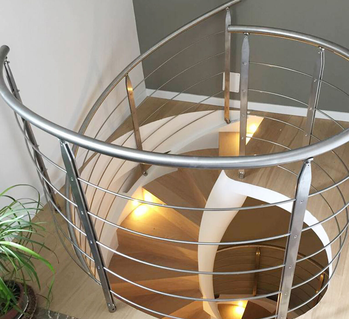 Handcrafted railings for indoor and outdoor staircases | L'Elicoidale